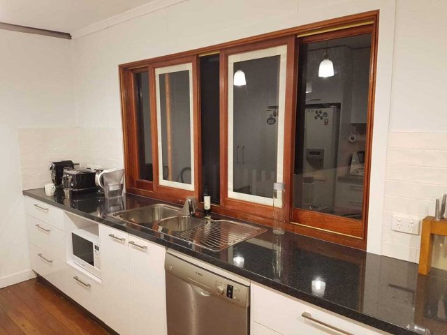 Sliding windows gallery